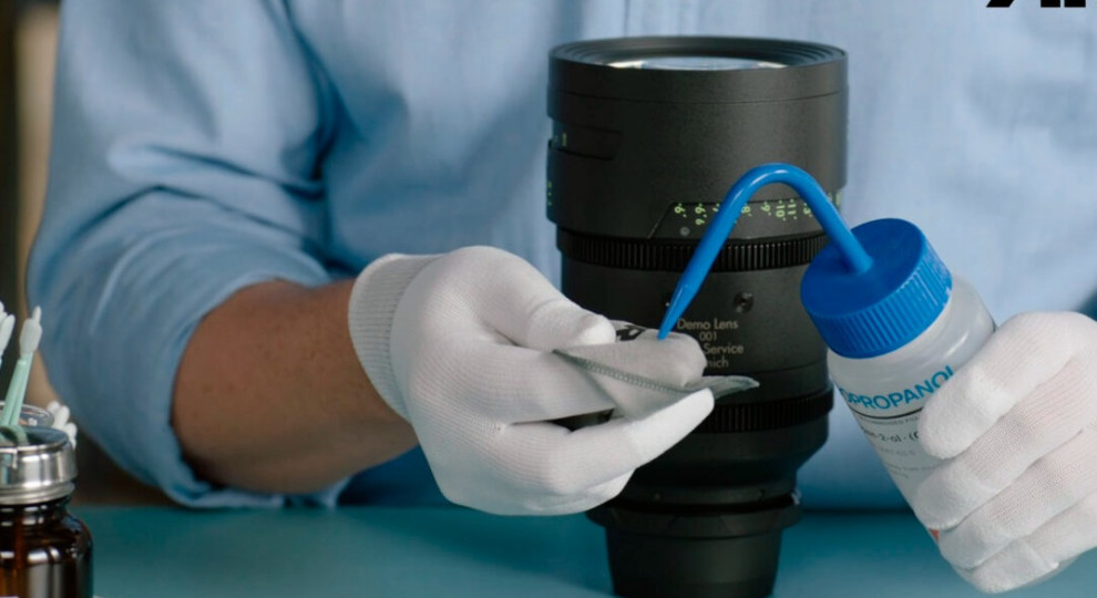 MZed - Step by Step Instructions for Cleaning Lenses